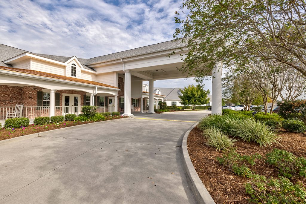 Senior Living Photo Gallery - SummerHouse Ashton Manor