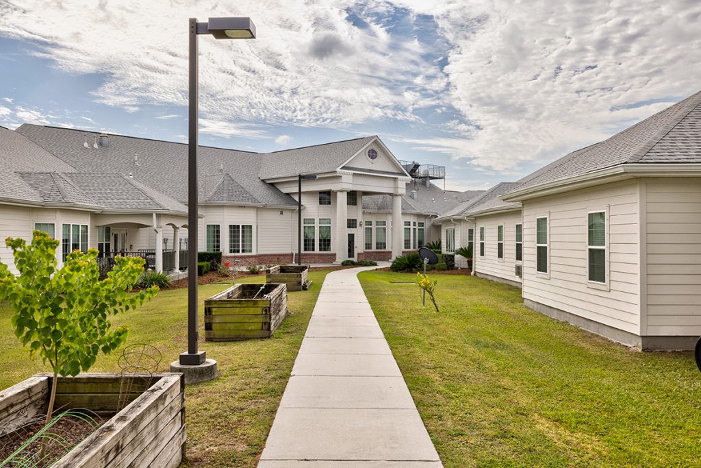 Senior Living Photo Gallery - SummerHouse Ashton Manor